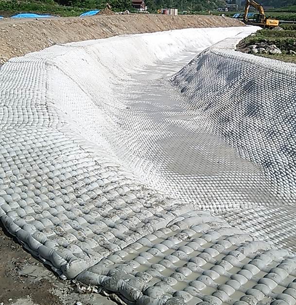 Niigata Prefecture River bed stabilization and slope protection work ...